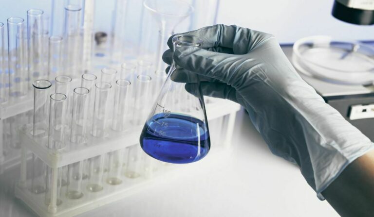 Fungsi Erlenmeyer di Laboratorium | Teknowarta